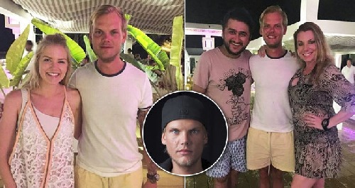 Avicii fotka - DJ AVICII - Tim Bergling s turisty-fanoušky na jeho ...
