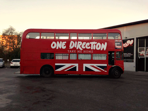 e_m_m_a fotka - To je One Direction 'Tour Bus'.. Hezký, ale to jste ho ...